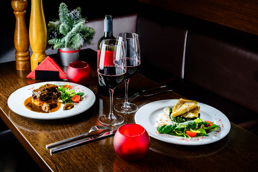 Four Reasons Why You Should Consider Restaurant-Style Dining When ...