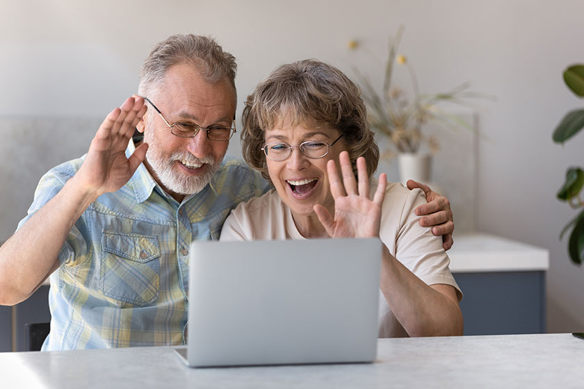 How To Stay Connected With Your Old Friends – Morada Senior Living