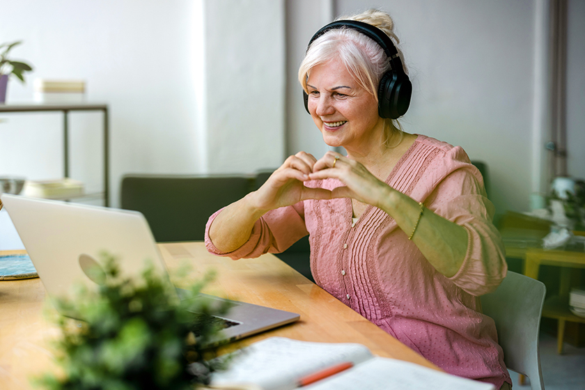 5 Tips for Creating a Music Playlist for Your Parents with Dementia ...