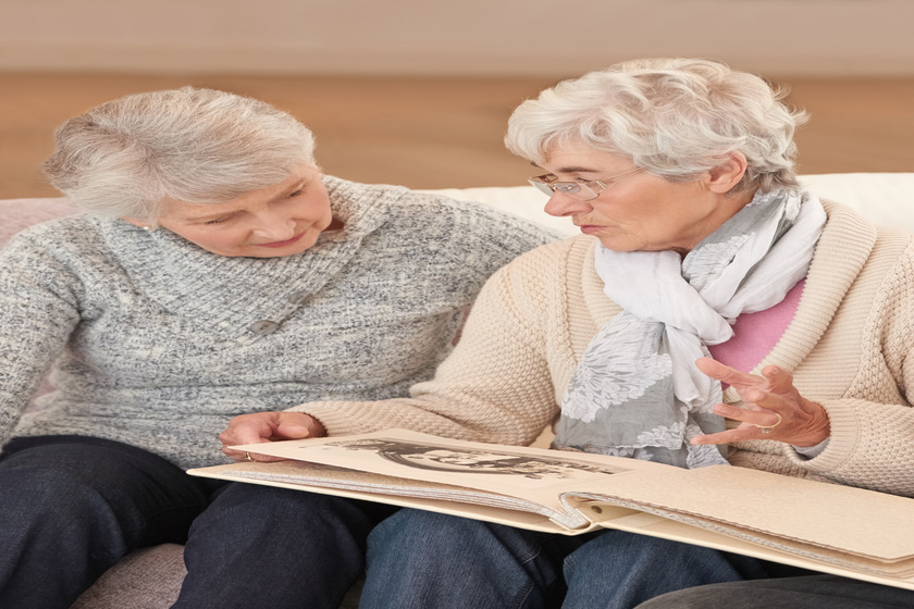 What You Need To Know About Reminiscing Sessions In A Memory Care Home ...