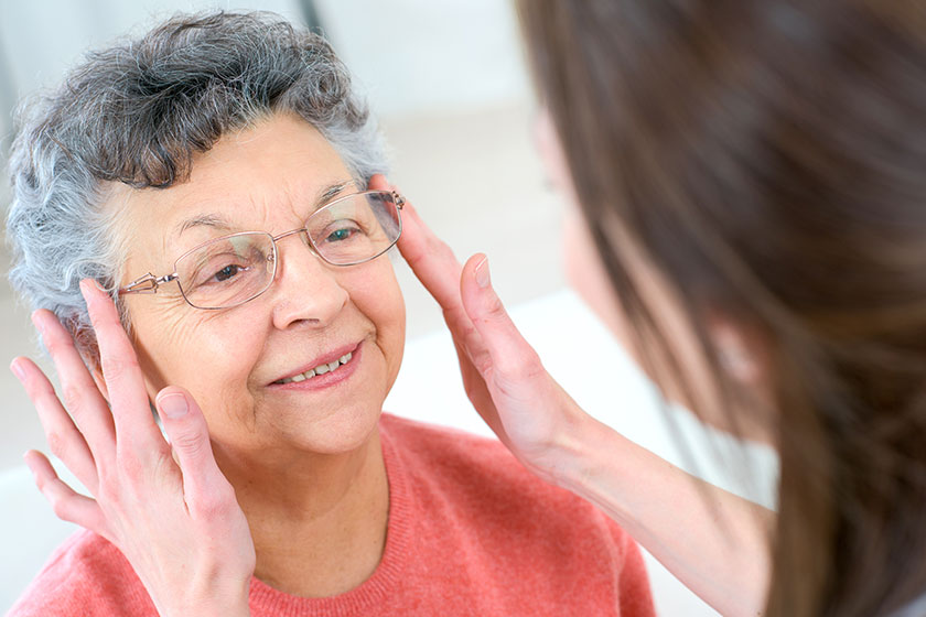6 Common Age-Related Eyes Problems In The Elderly & How Assisted Care ...