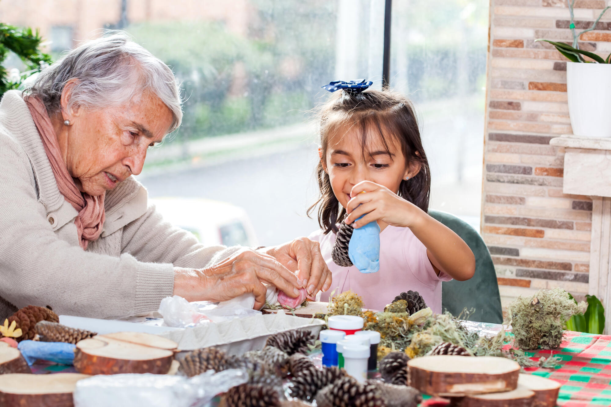 Tailoring Activities to Memory Care Patient Needs – Morada Senior Living