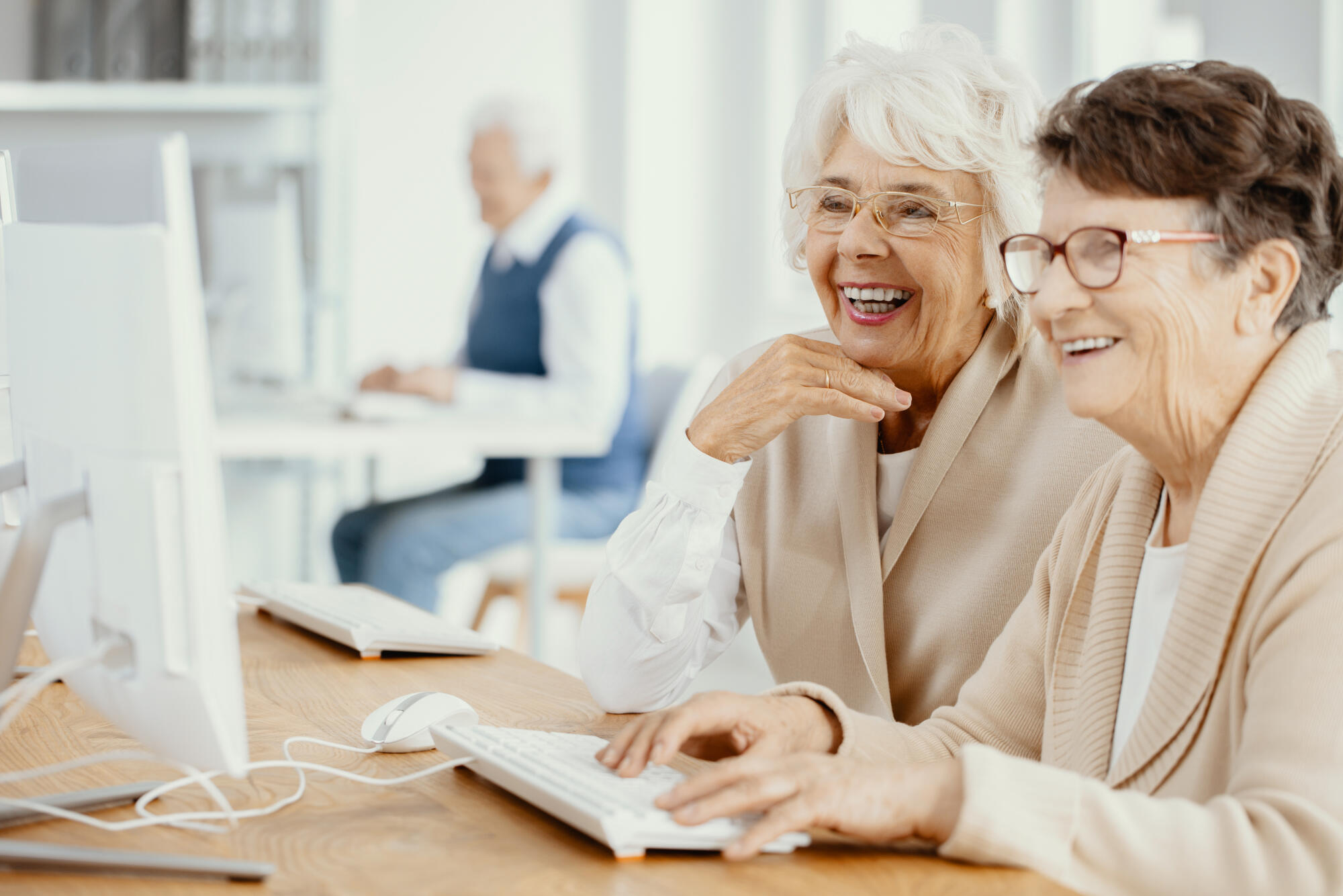 Expand Your Horizons: Discover Online Learning – Morada Senior Living