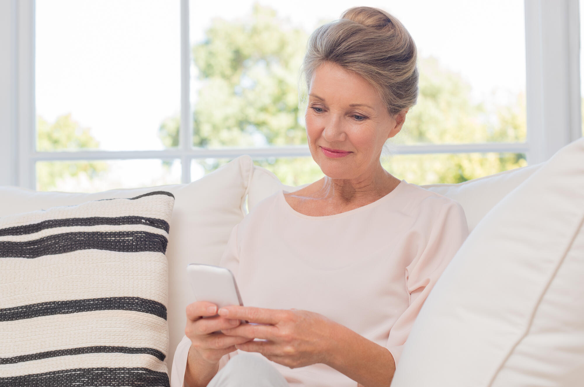 Guide to Installing The Best Apps for Seniors – Morada Senior Living