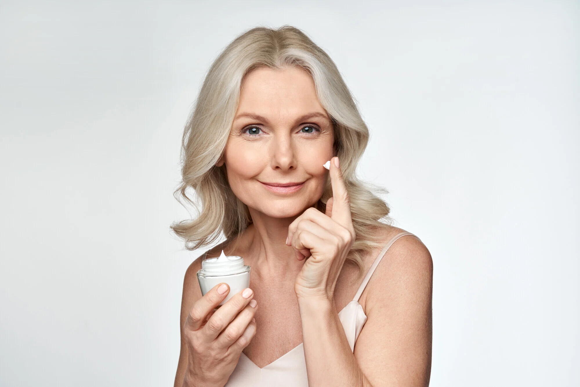 Age-Appropriate Beauty Routines for Vibrant Seniors – Morada Senior Living